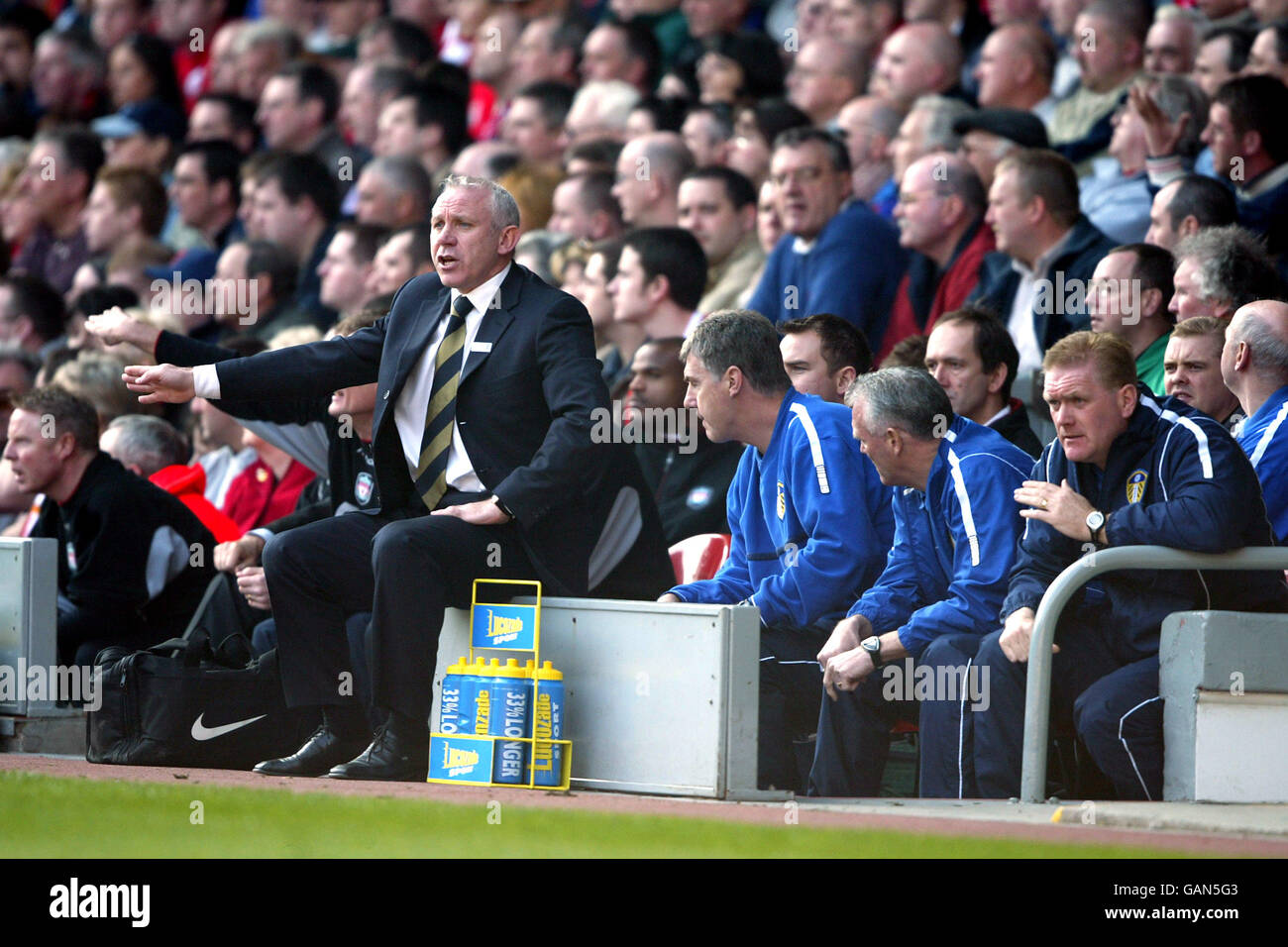 Leeds uniteds manager peter reid hi-res stock photography and images ...