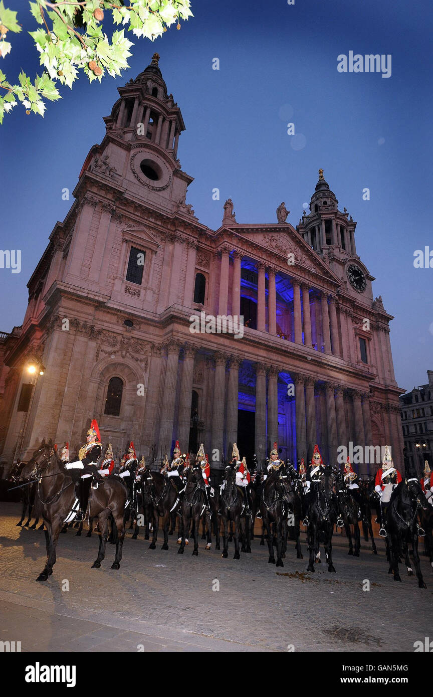 The Household Cavalry Regiment outside St Paul's Cathedral in central ...