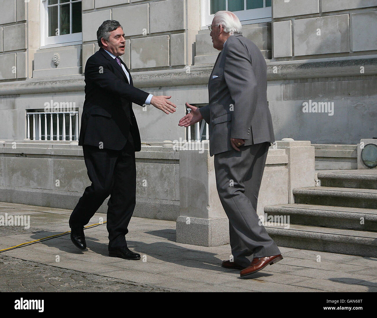 Prime Minister Gordon Brown (left) and Northern Ireland First Minister ...
