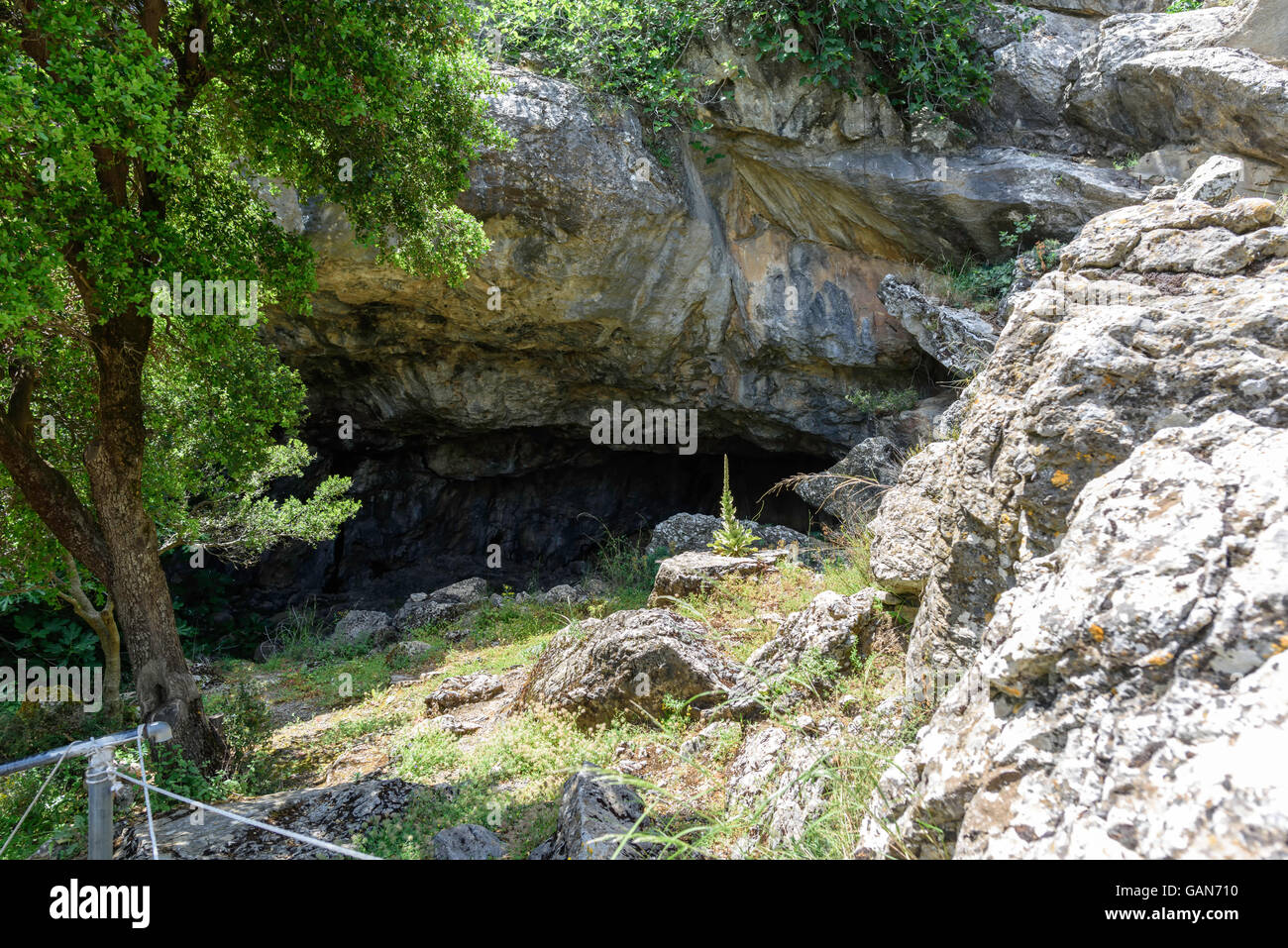 Legend cave hi-res stock photography and images - Alamy