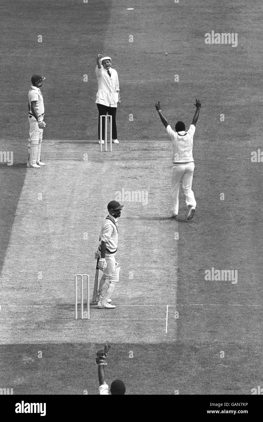 Final points Black and White Stock Photos & Images - Alamy