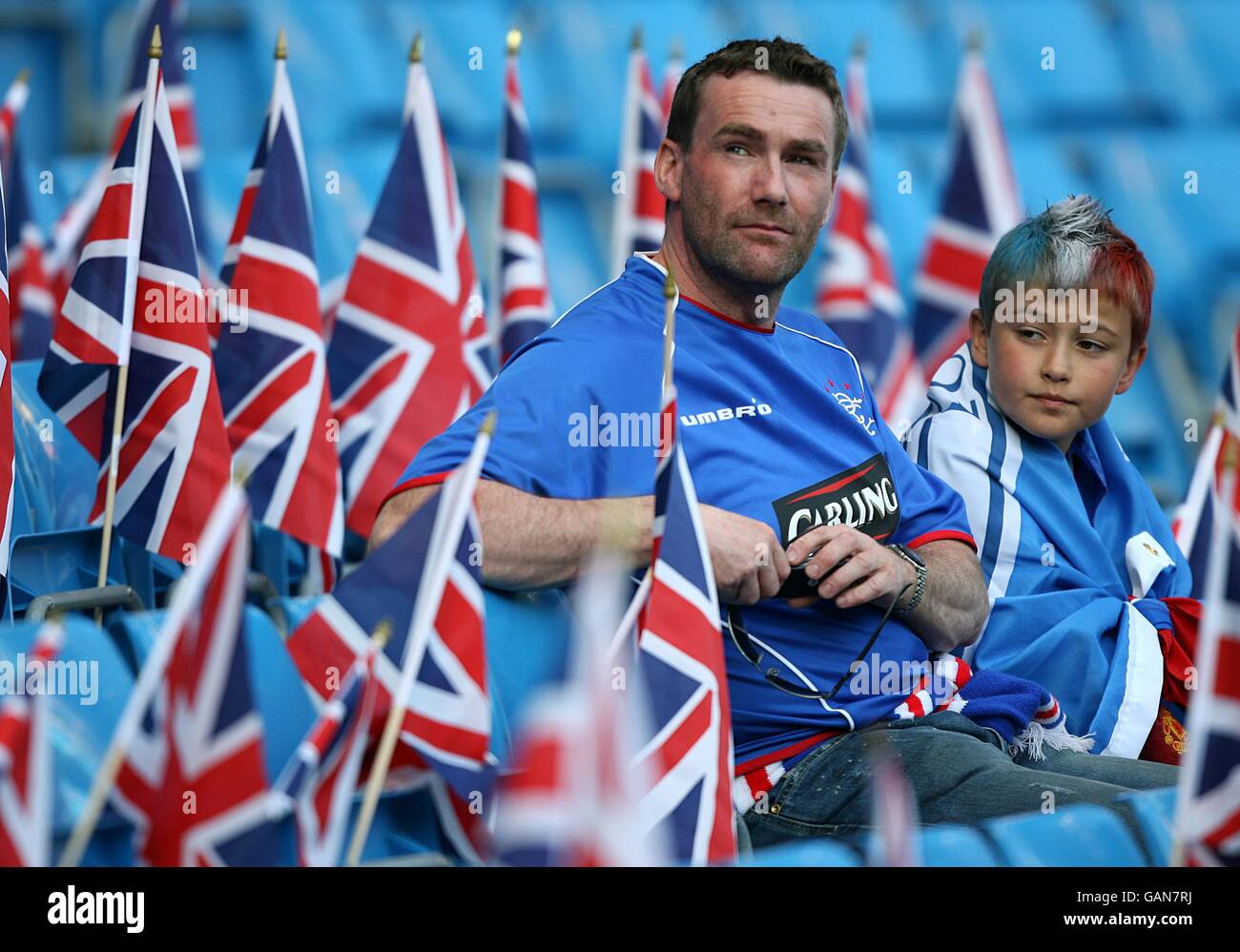 Fc zenit saint petersburg fans hi-res stock photography and images - Alamy