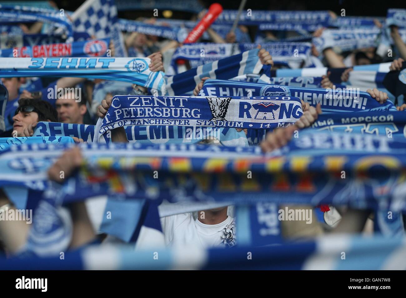 Fc zenit saint petersburg fans hi-res stock photography and images - Alamy