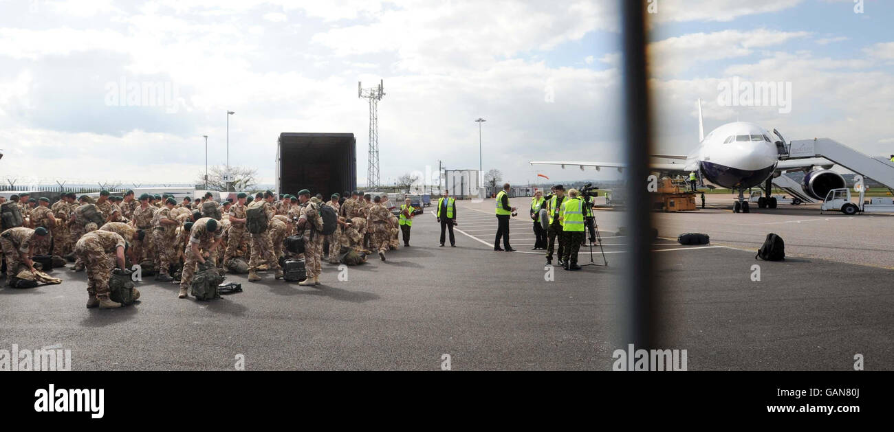 Marines return from Afghan tour Stock Photo - Alamy