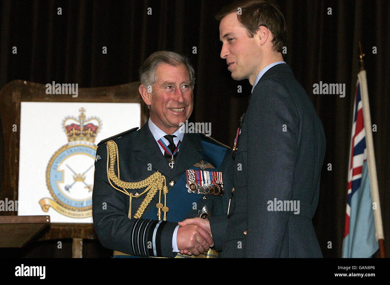 Prince william in raf hi-res stock photography and images - Alamy