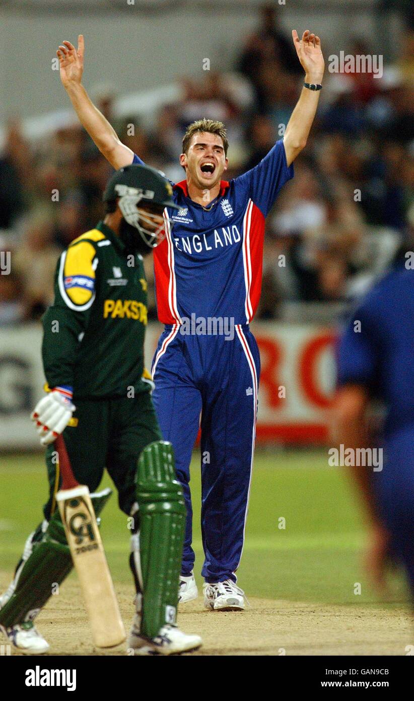 Cricket - World Cup 2003 - England v Pakistan Stock Photo - Alamy