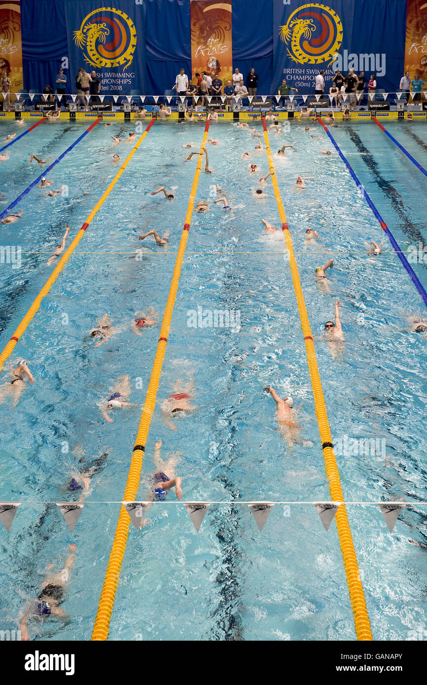 Swimmer's warm up at Ponds Forge International Sports Centre Stock ...