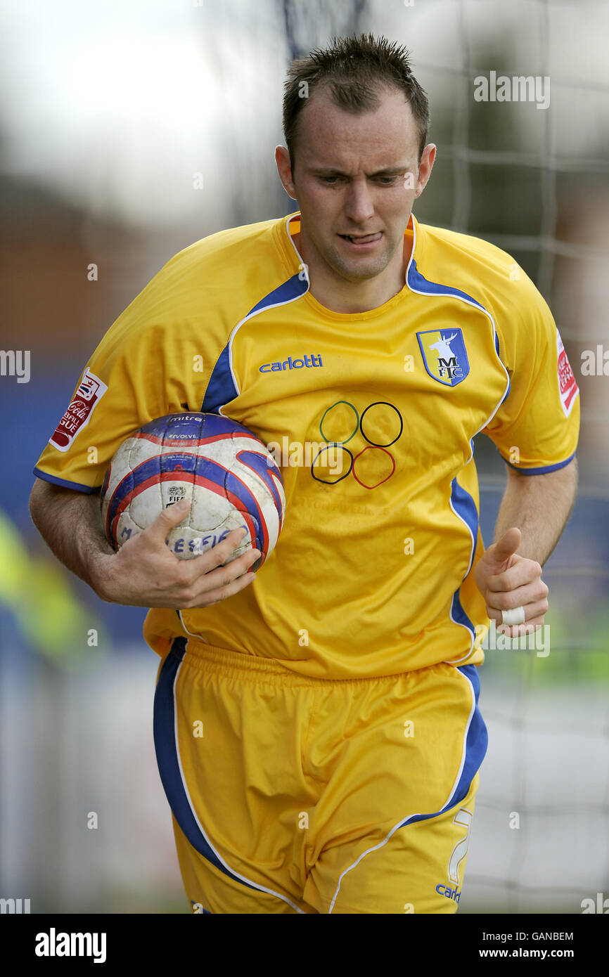 Matthew hamshaw mansfield hi-res stock photography and images - Alamy