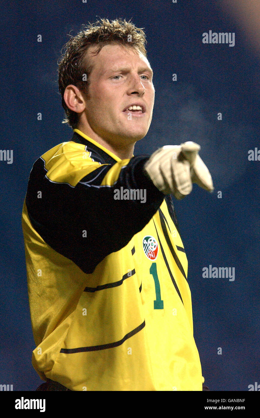 Republic of irelands goalkeeper graham stack hi-res stock photography ...