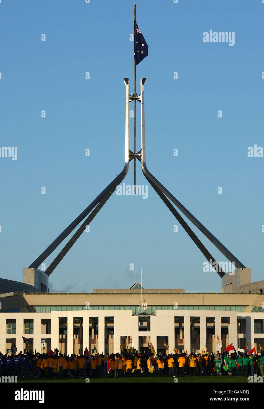 Beijing 2008 Olympic Torch Relay reaches Parliament House in Canberra ...