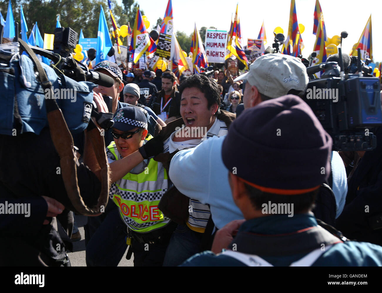 Beijing 2008 Olympic Torch Relay Australia - Canberra Stock Photo - Alamy