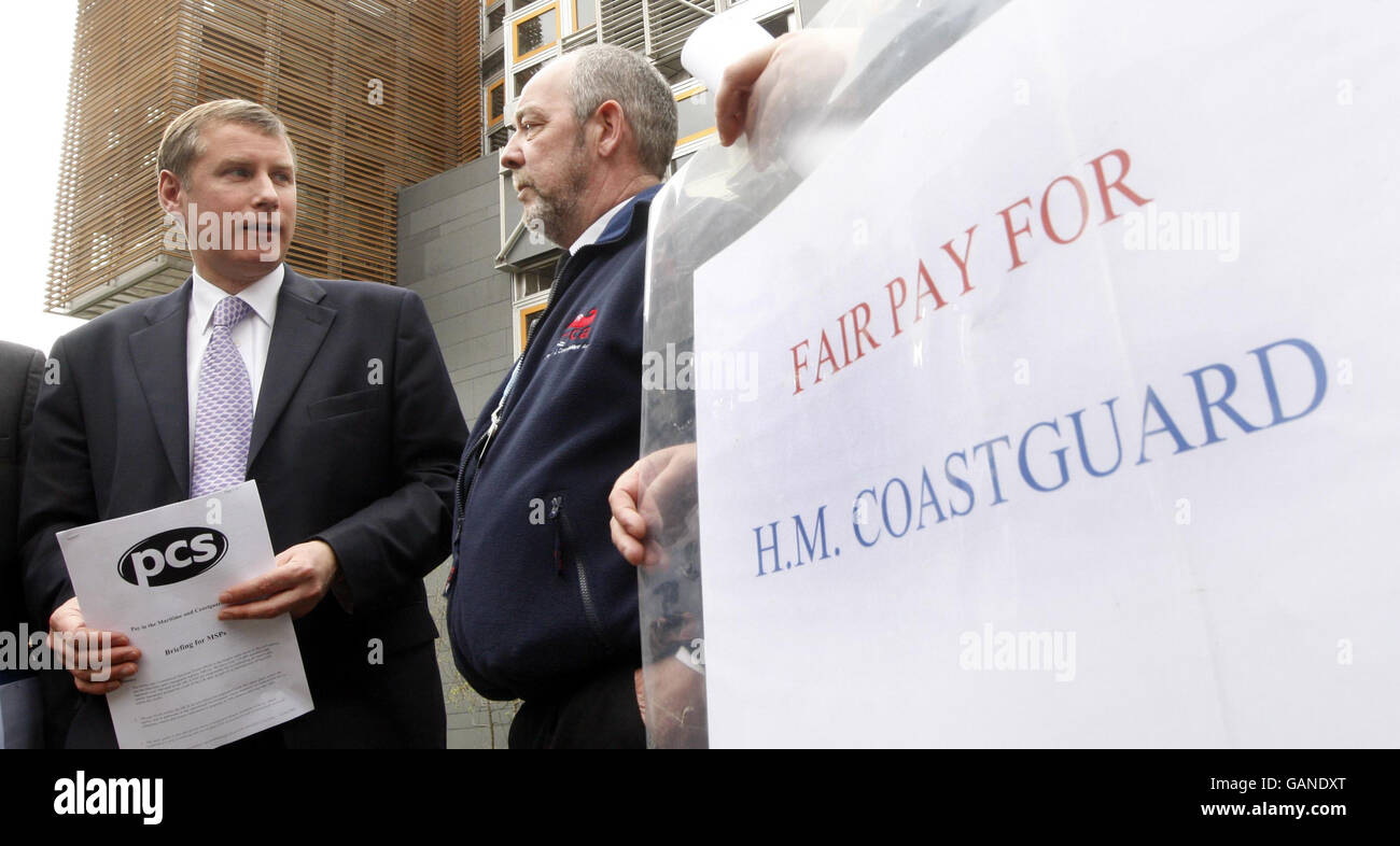 10,000 Civil servants set to strike over pay Stock Photo - Alamy