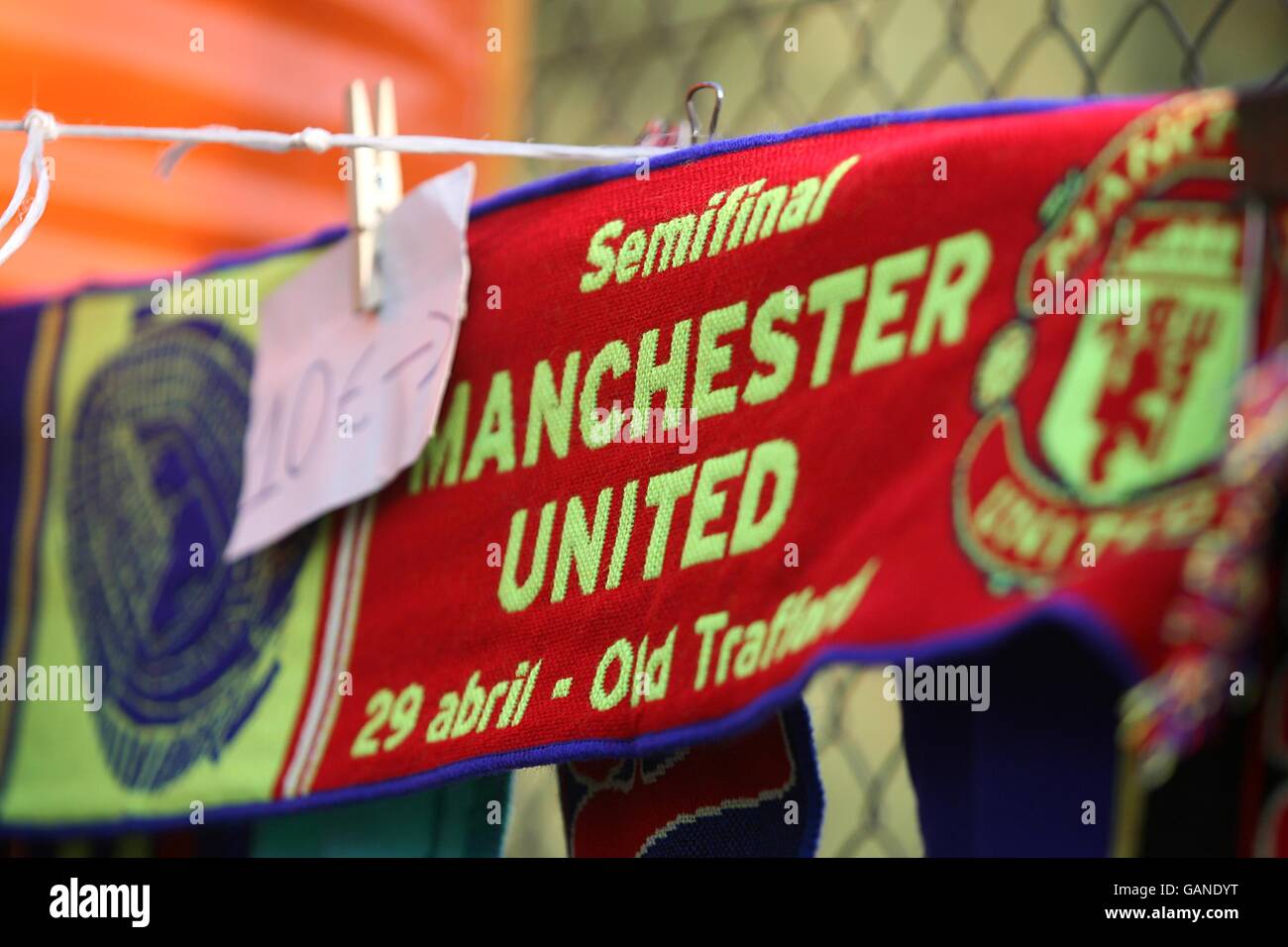 V manchester united hi-res stock photography and images - Alamy