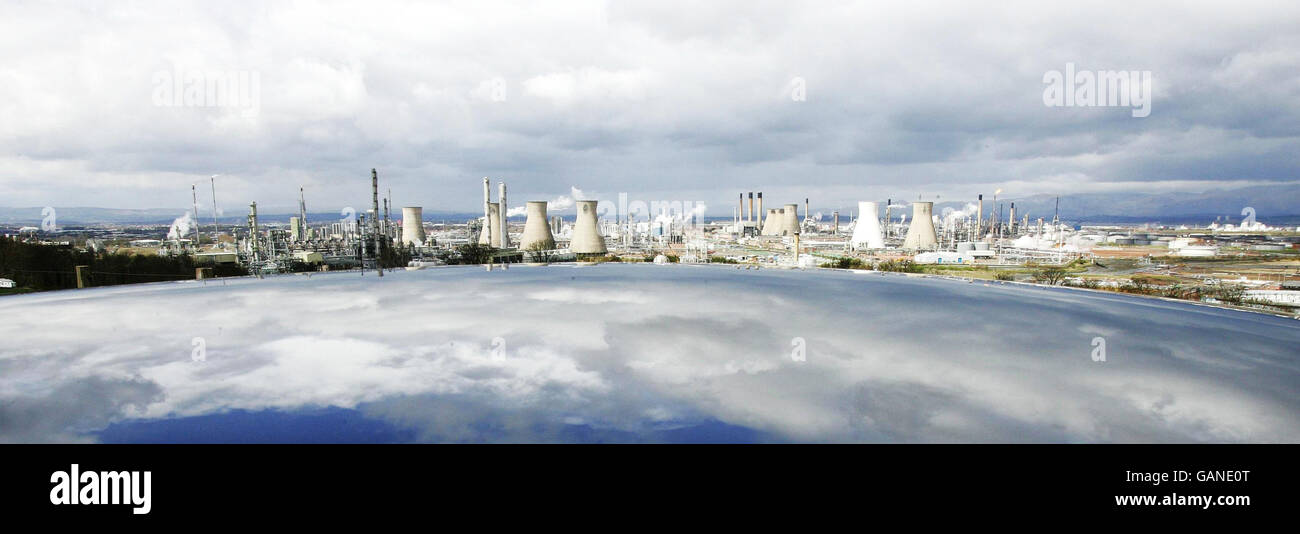 Oil refinery strike Stock Photo - Alamy