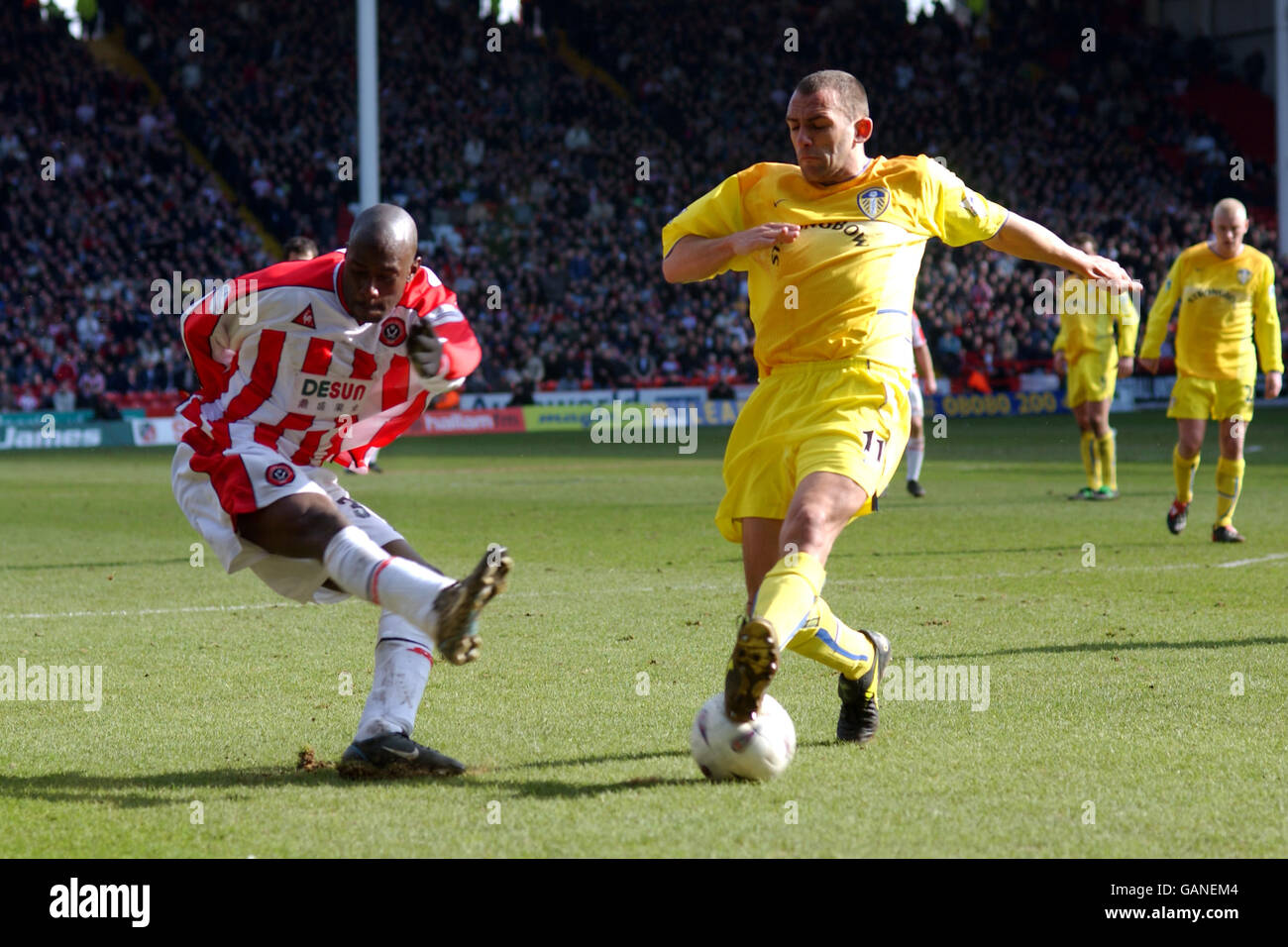 Leeds uniteds raul bravo hi-res stock photography and images - Alamy