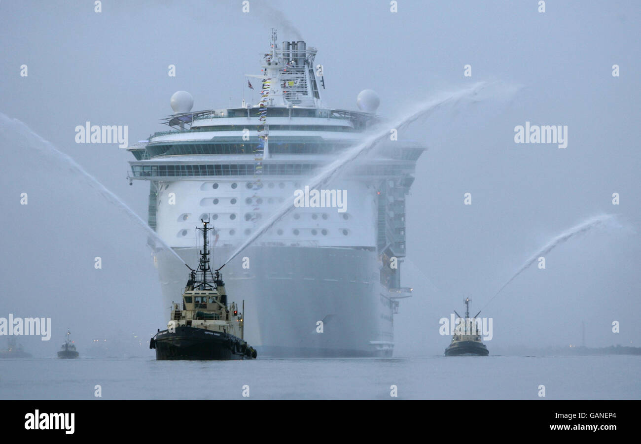 Fire tugs welcome the world's largest cruise ship, the Independence of ...