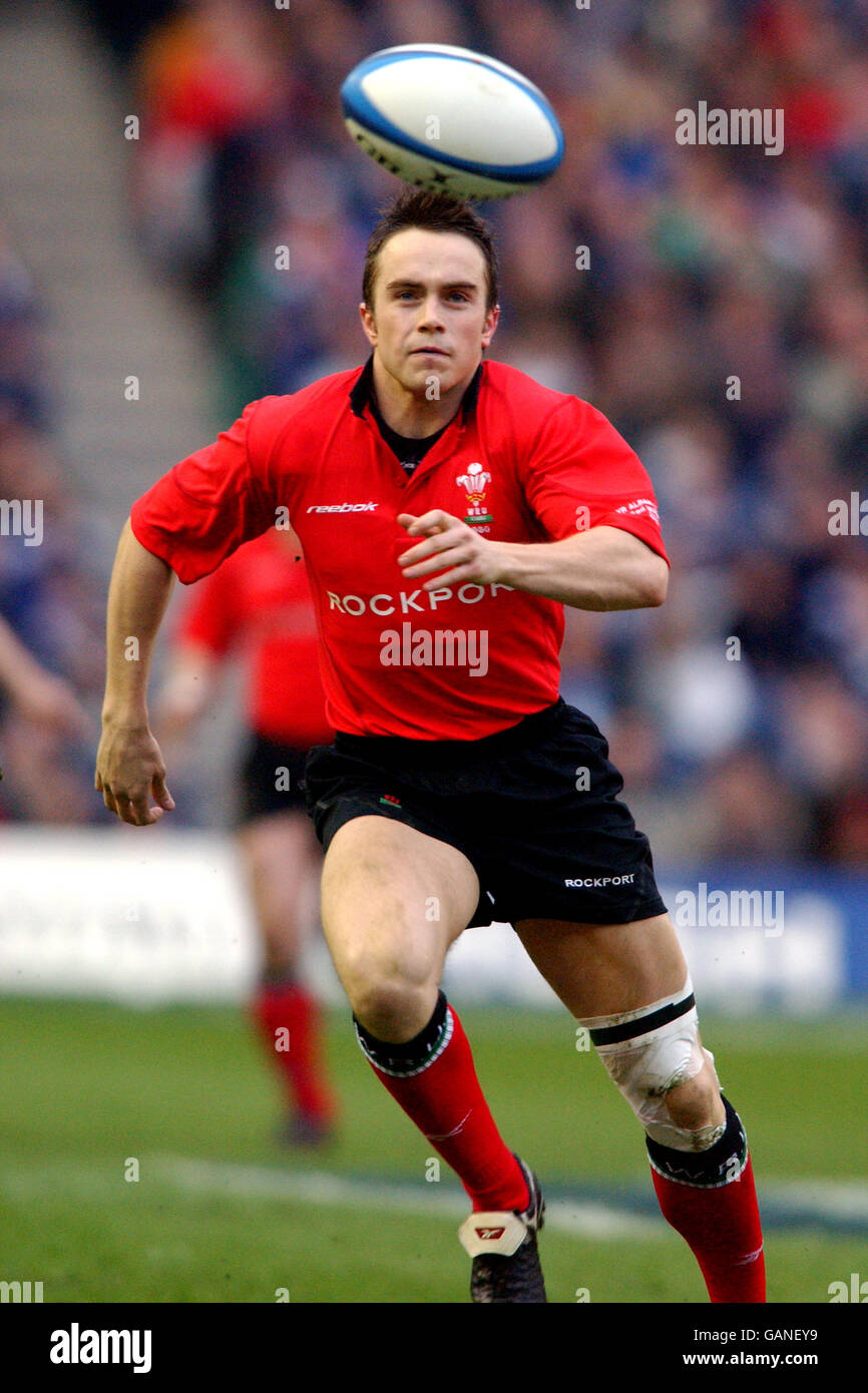 Wales rhys williams in action hi-res stock photography and images - Alamy