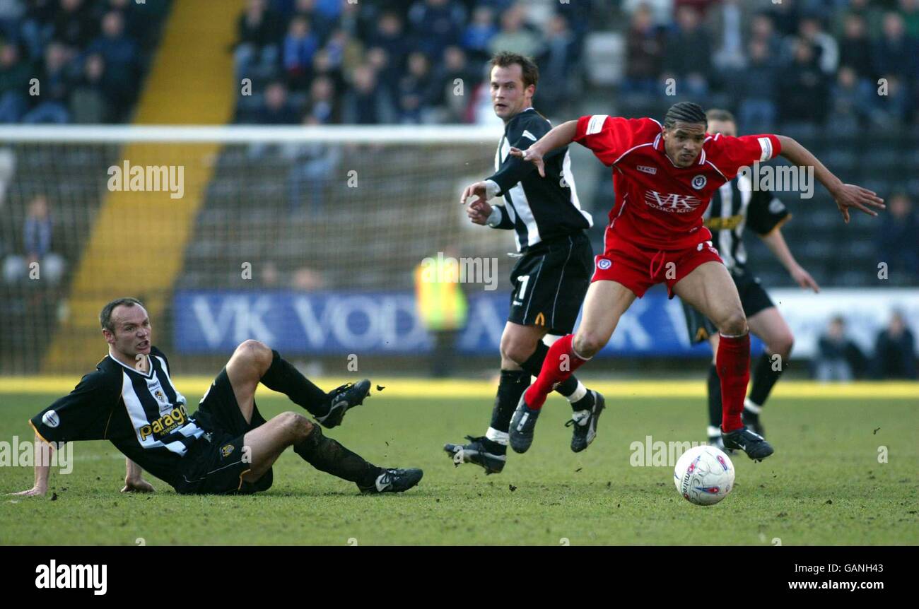 Emp10 chest v notts football hi-res stock photography and images - Alamy