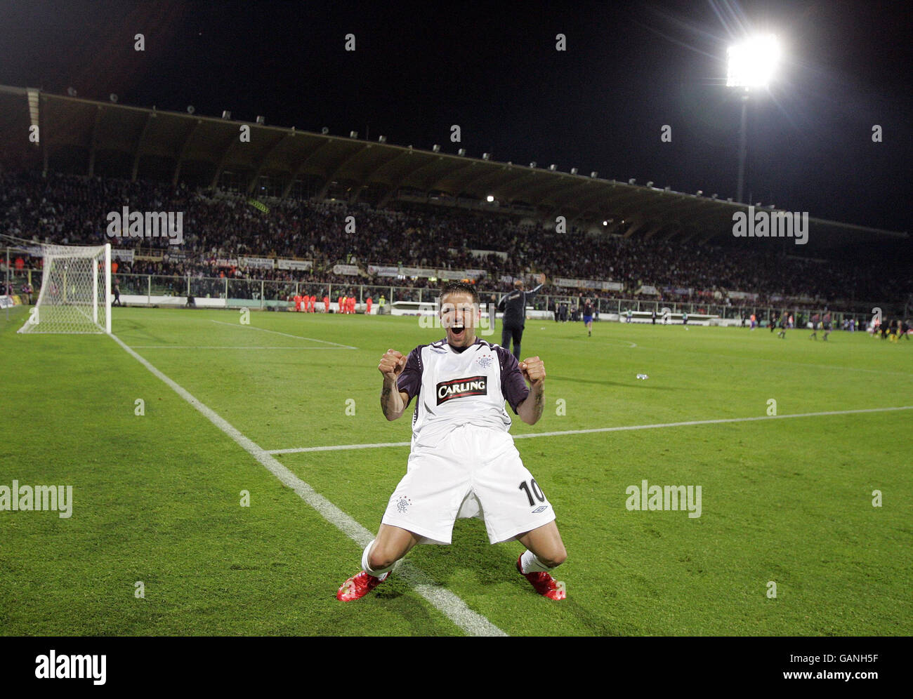 Rangers' Nacho Novo celebrates scoring the winning penalty during the ...