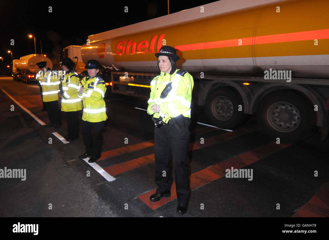 Police at Stanlow oil refinery at Ellesmere Port, Cheshire, where fuel ... Police at Stanlow oil refinery at Ellesmere Port, Cheshire, where fuel ...