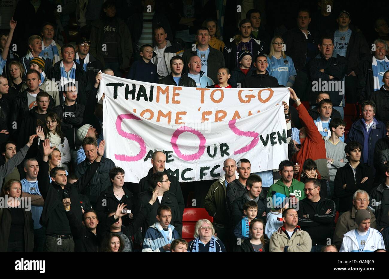 Manchester City fans show their support for manager Sven Goran Eriksson ...