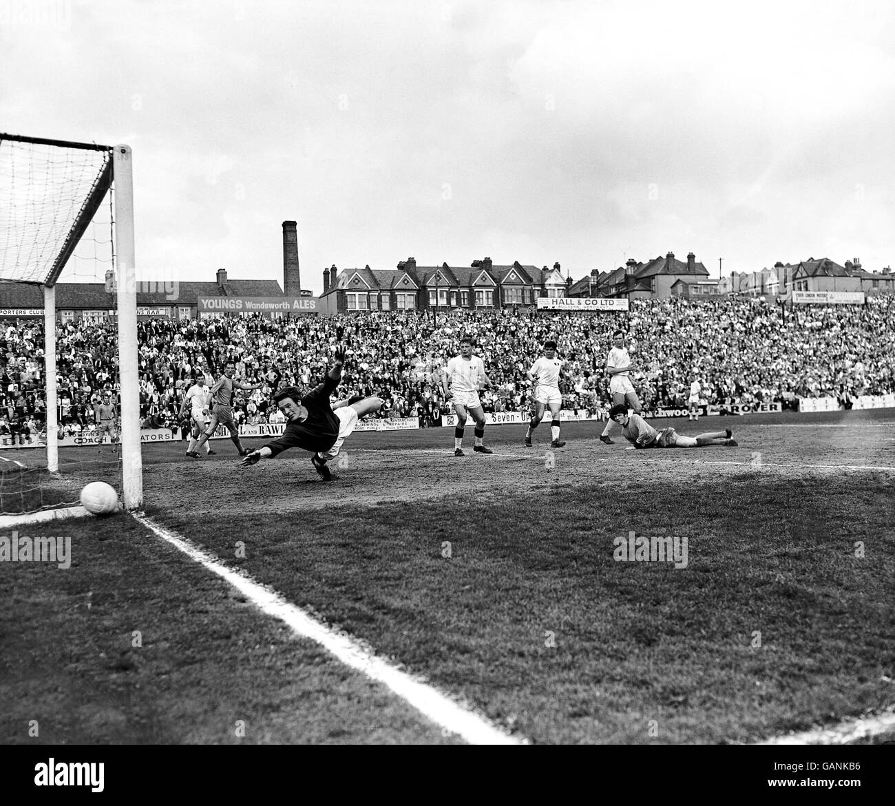 Peter knowles wolverhampton wanderers hi-res stock photography and ...