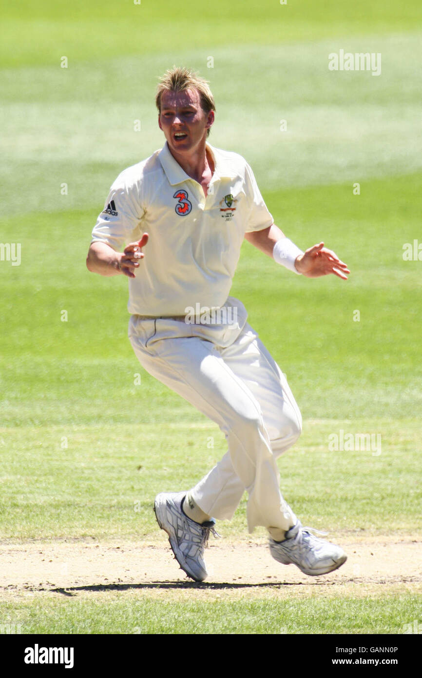 Cricket - 3 Mobile Test Series - First Test - Day Four - Australia v ...