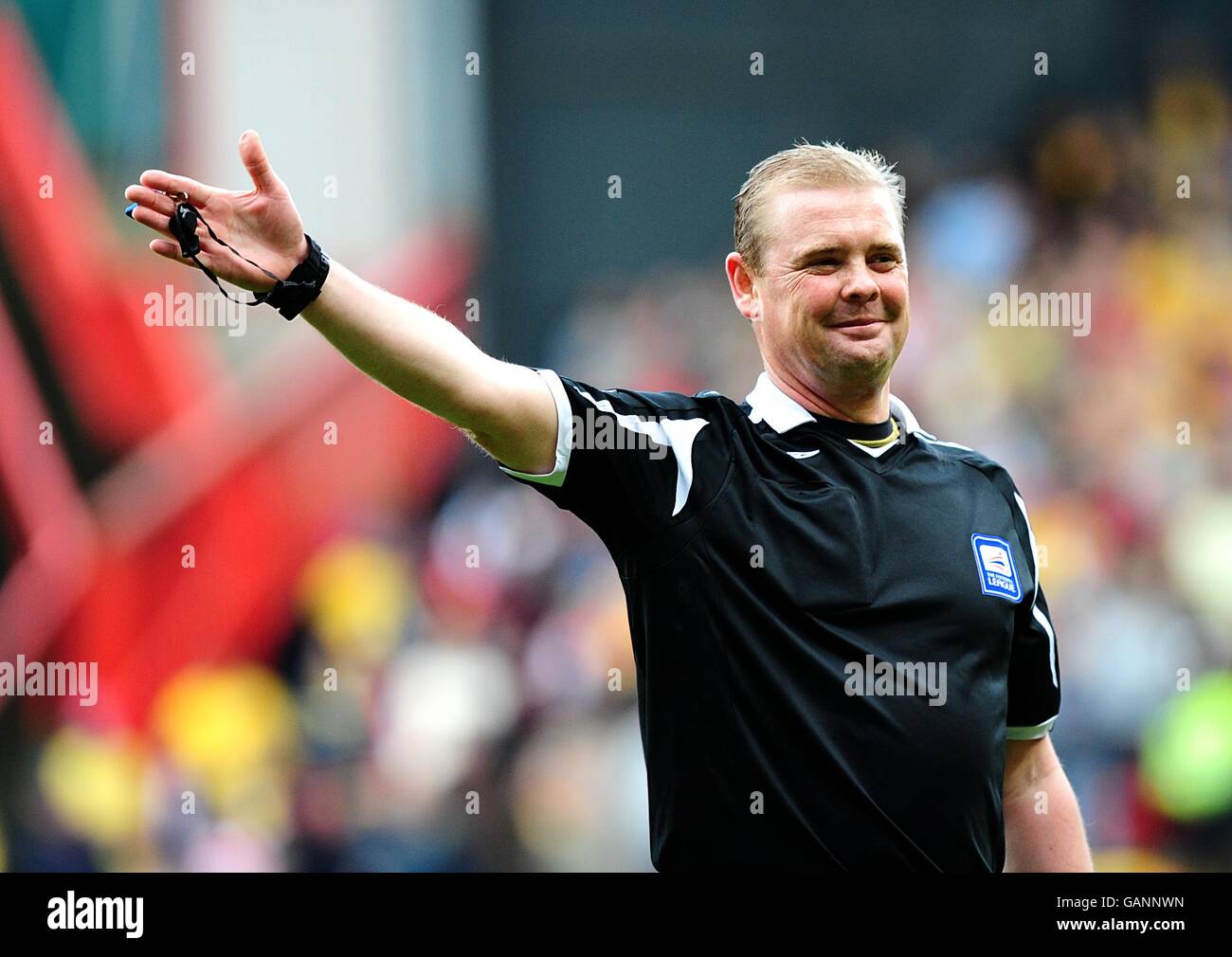 Referee andy hall hi-res stock photography and images - Alamy
