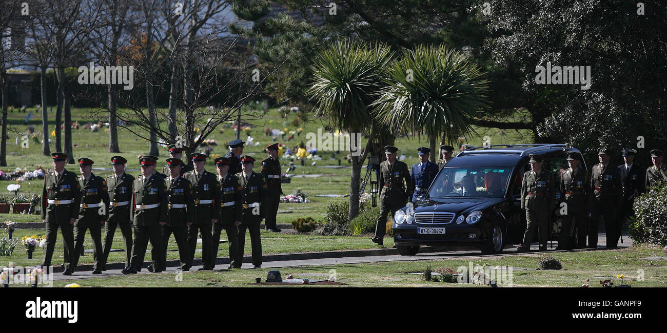The state funeral of former irish president dr patrick hillery hi-res stock photography and ...
