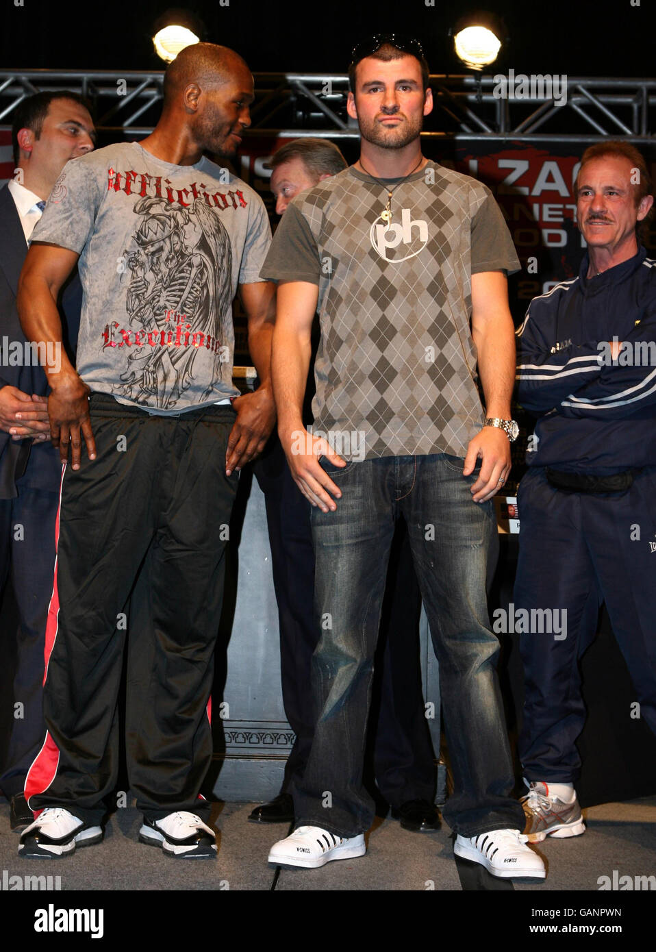 Boxer joe calzaghe with his father and trainer enzo right hi-res stock ...
