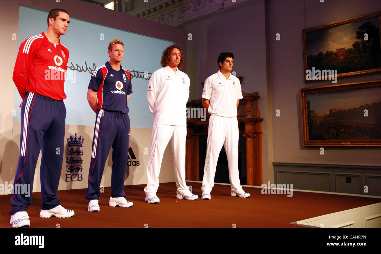 Cricket kits hi-res stock photography and images - Alamy