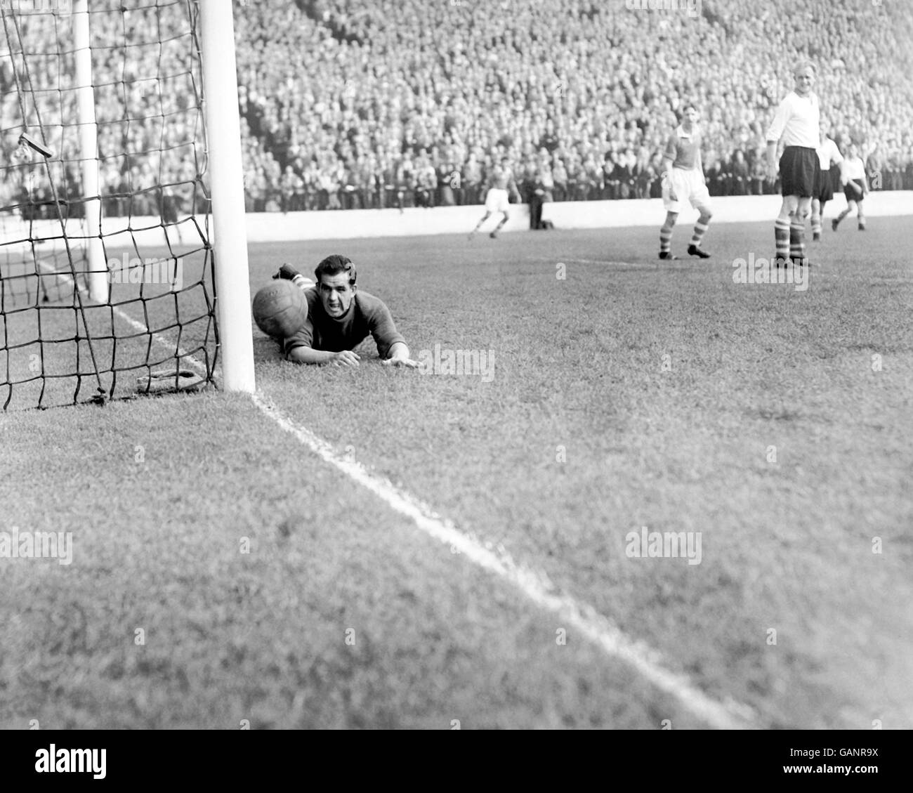 Back in back Black and White Stock Photos & Images - Alamy