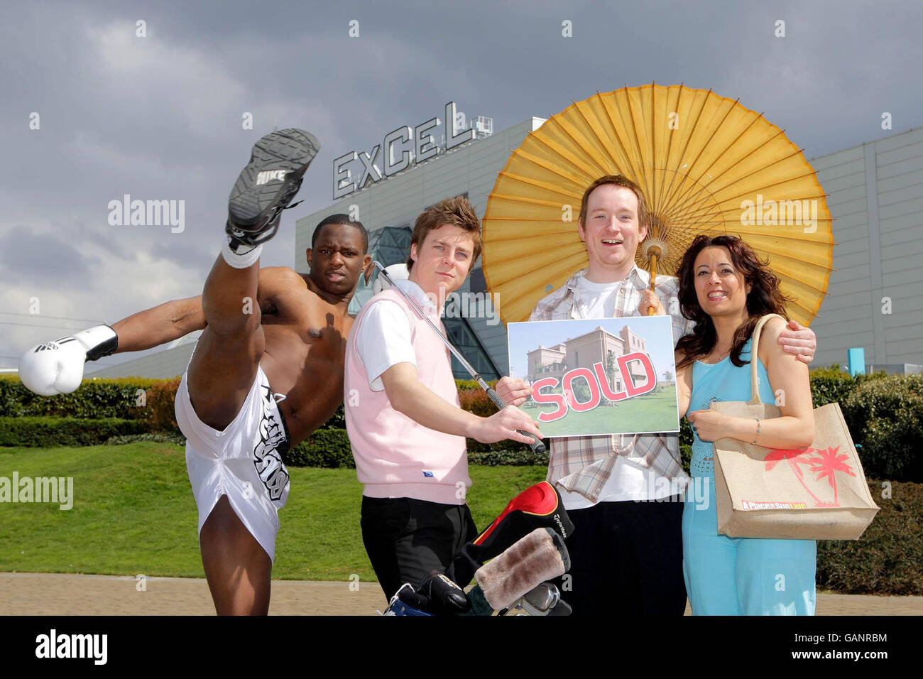 From left, Dillian Whyte a Thai Boxer from Seni08, Henry Alliss of The ...