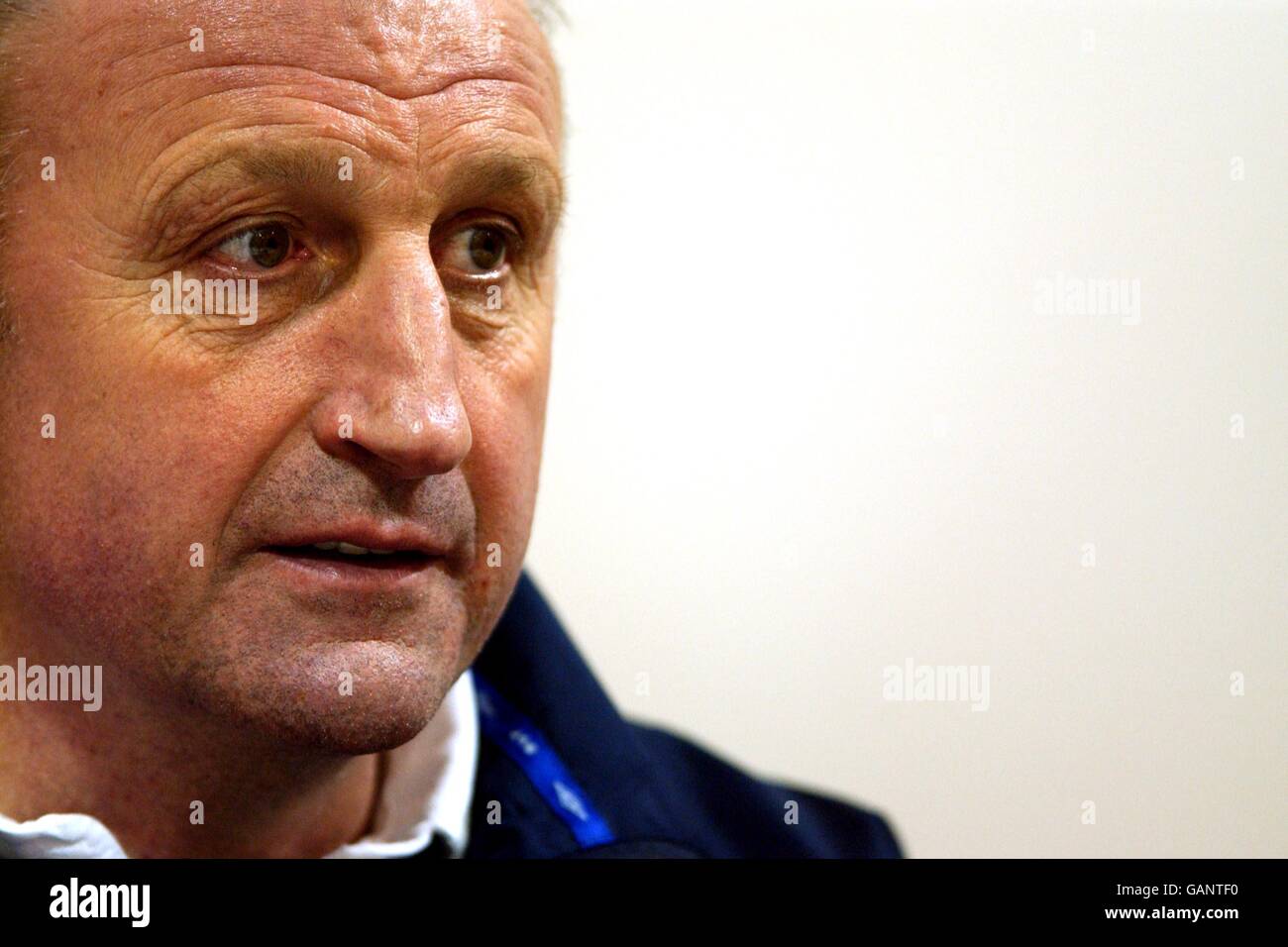 Paul hart nottingham forest manager hi-res stock photography and images ...