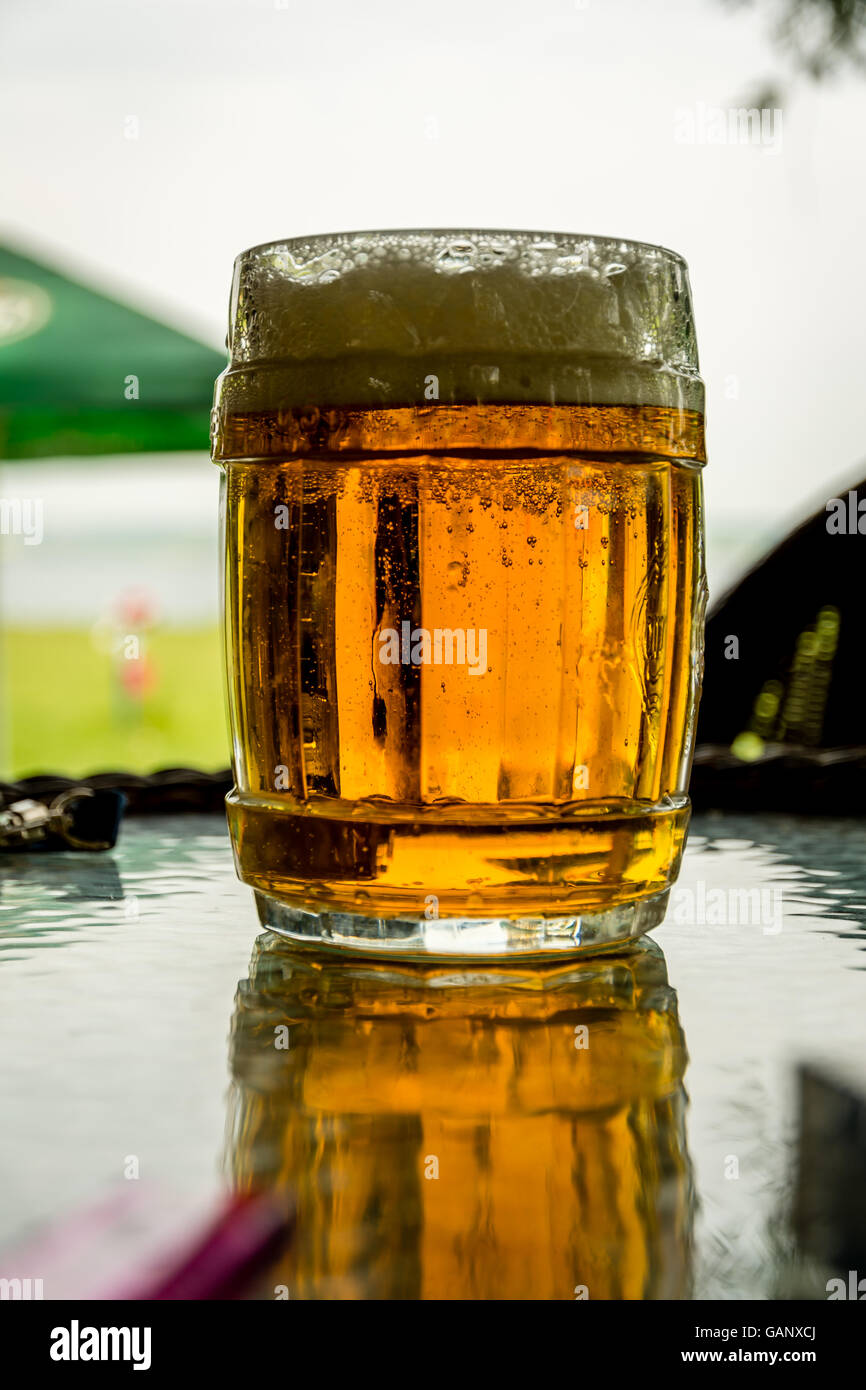 Cold pint pub hi-res stock photography and images - Alamy