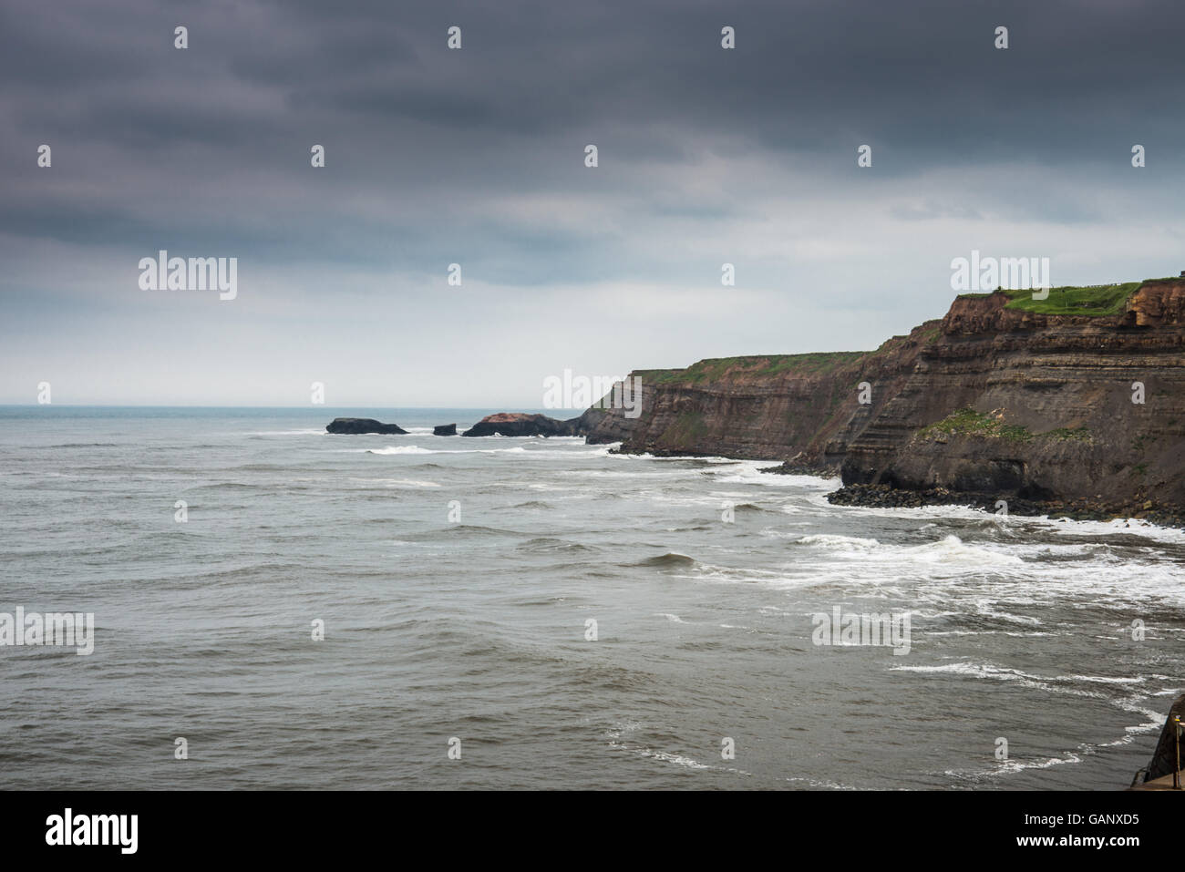 Whitby cliffs hi-res stock photography and images - Alamy