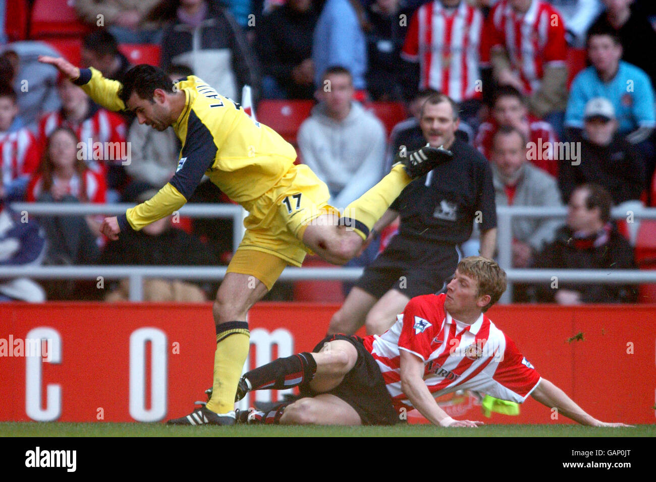 Sunderland's Tore Andre Flo (r) and Bolton Wanderers' Florent Laville ...