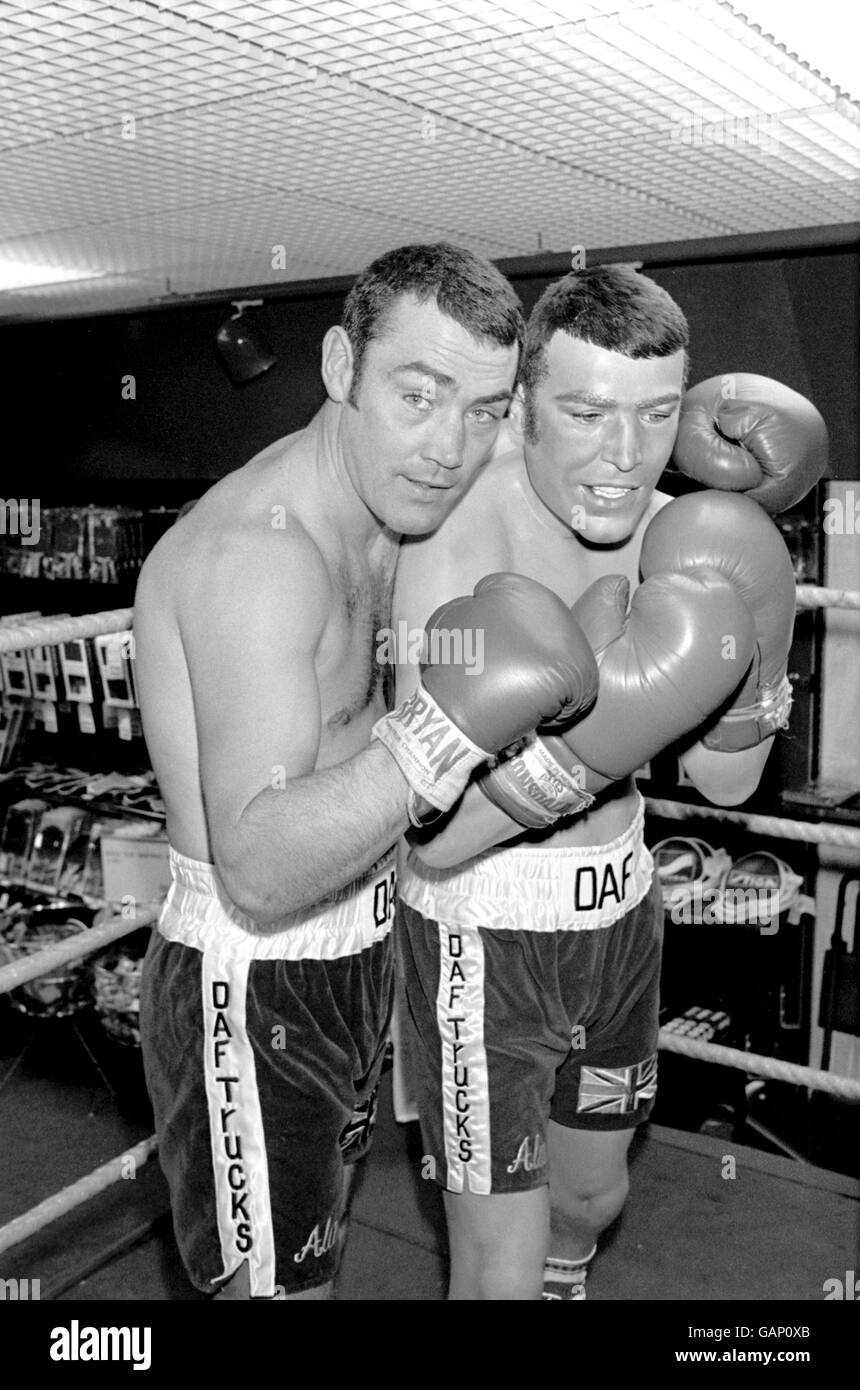 Former World Middleweight Champion Alan Minter grapples with a new ...