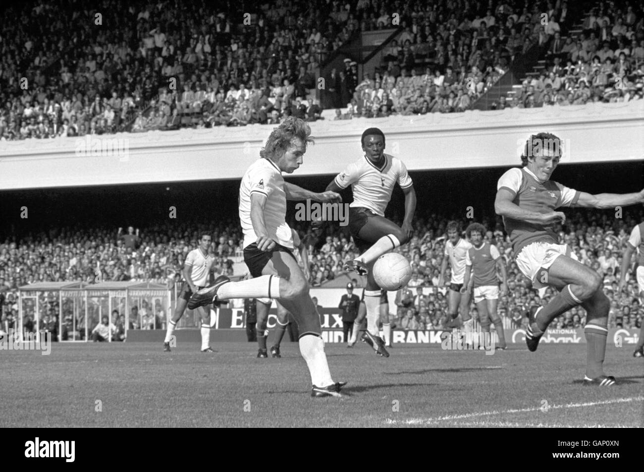 Tottenham arsenal Black and White Stock Photos & Images - Alamy