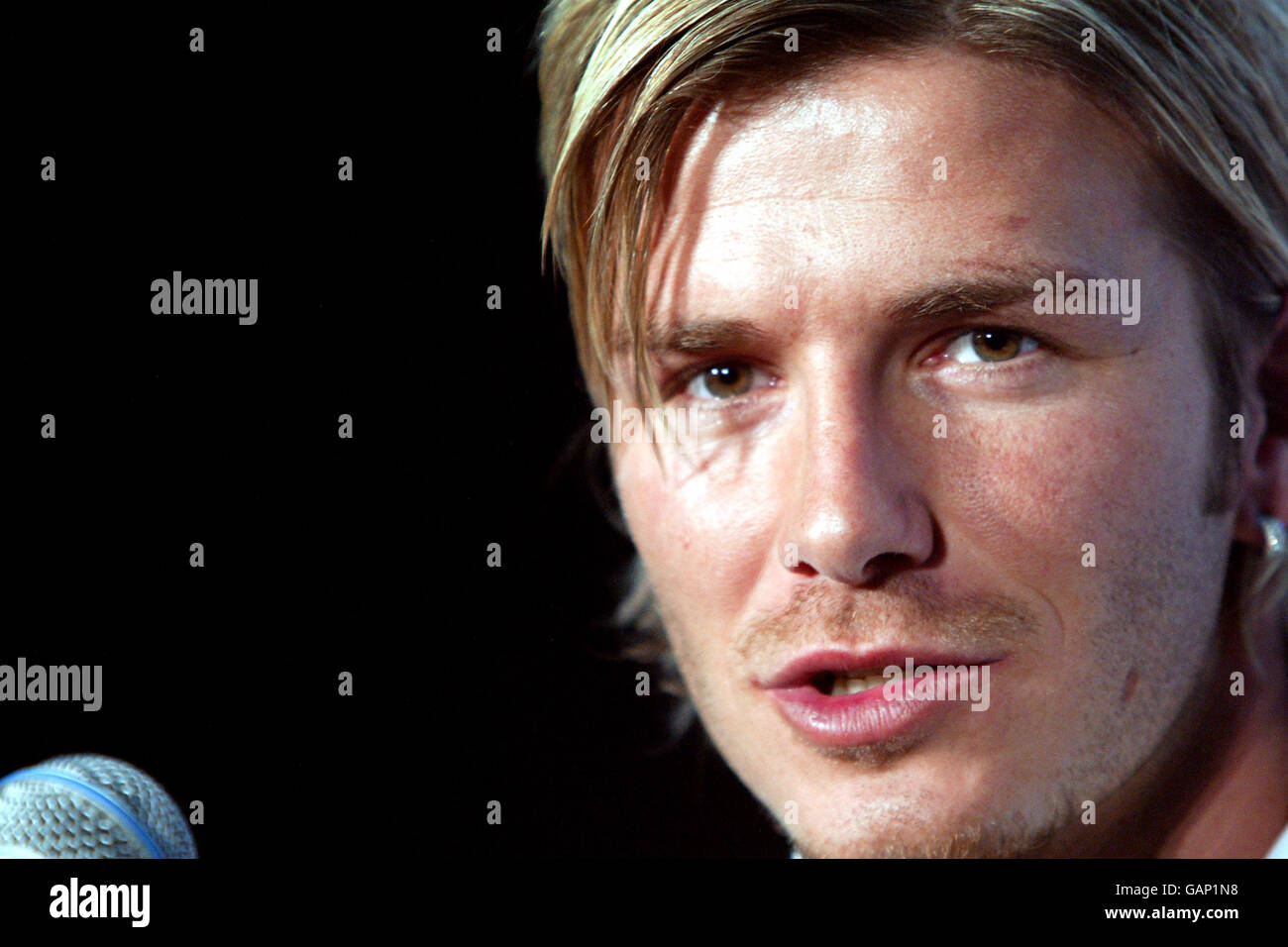David beckham england kit hi-res stock photography and images - Alamy
