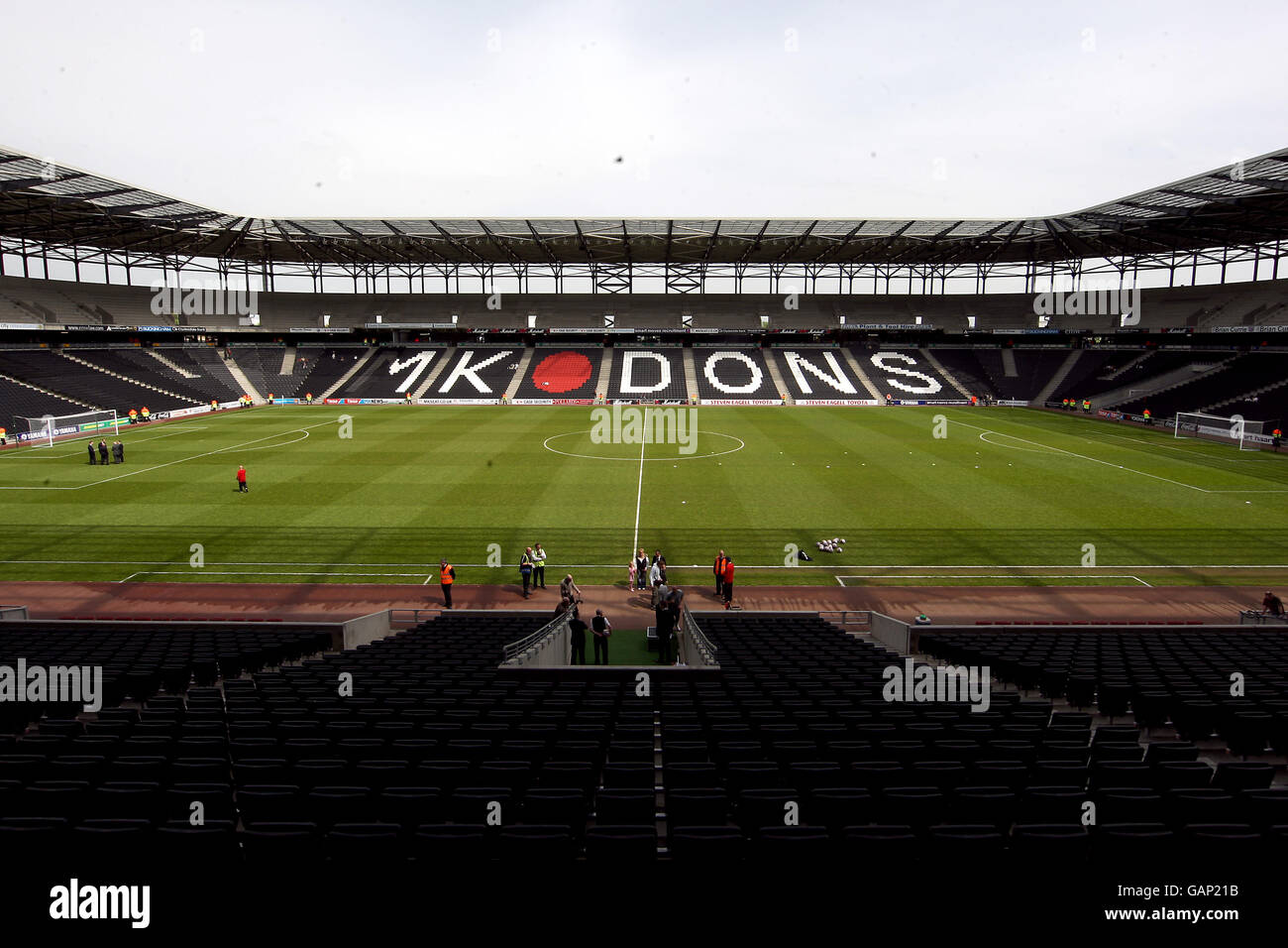Football mkdons mk dons mk hi-res stock photography and images - Alamy