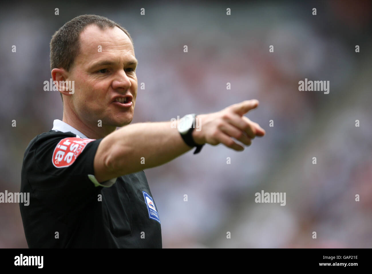 Referee Paul Armstrong High Resolution Stock Photography and Images - Alamy
