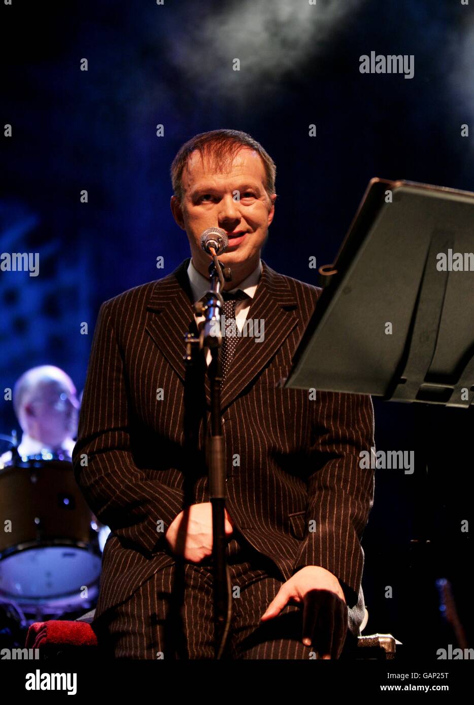 Edwyn Collins in concert - London Stock Photo - Alamy