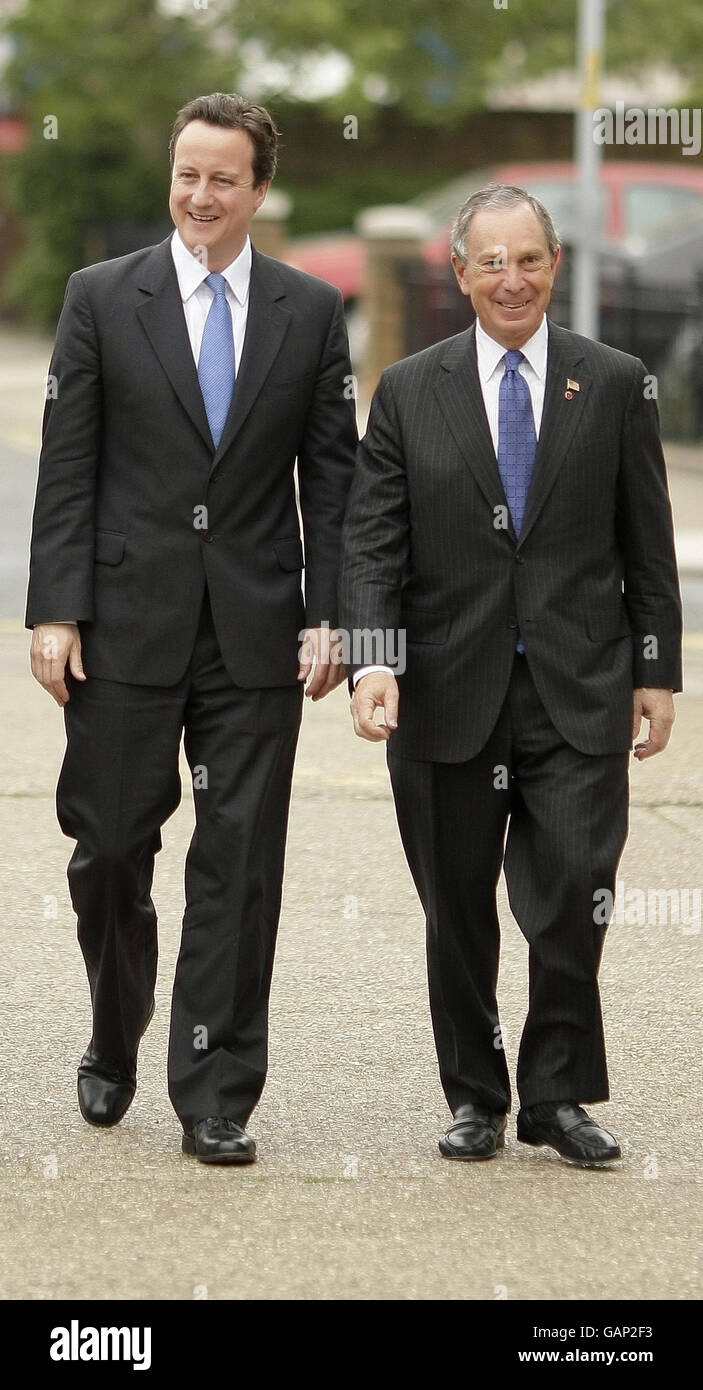 Bloomberg news party hi-res stock photography and images - Alamy