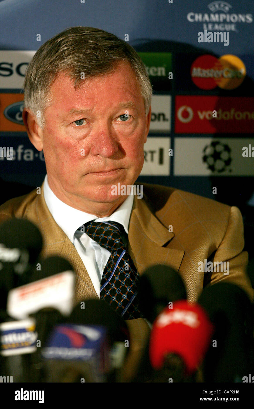 Sport football press conference head head shot alex ferguson hi-res ...