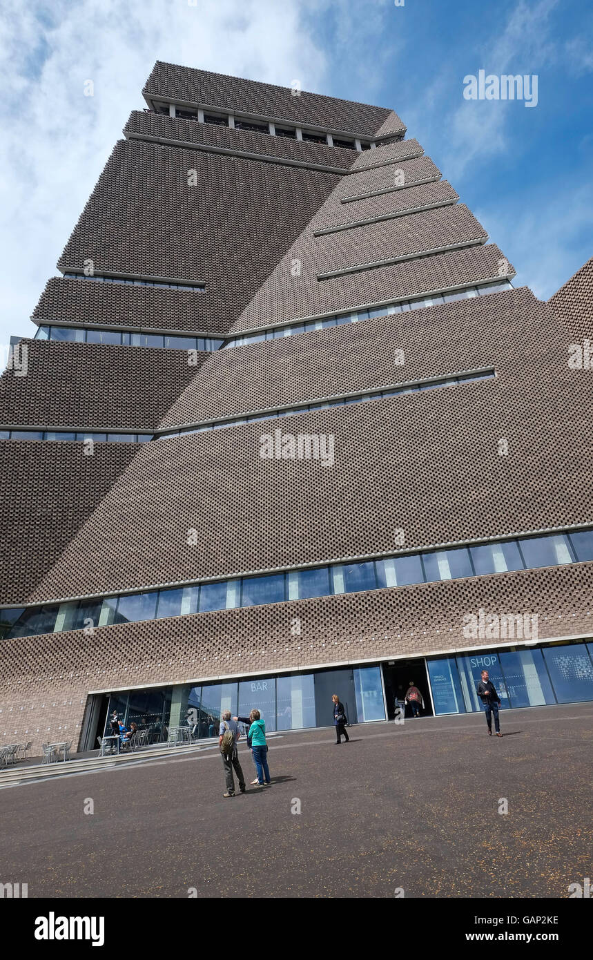 Tate modern exterior hi-res stock photography and images - Alamy