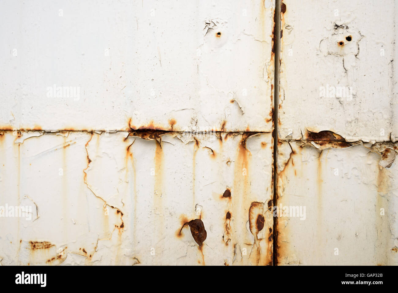 Rusting metal backdrop hi-res stock photography and images - Alamy