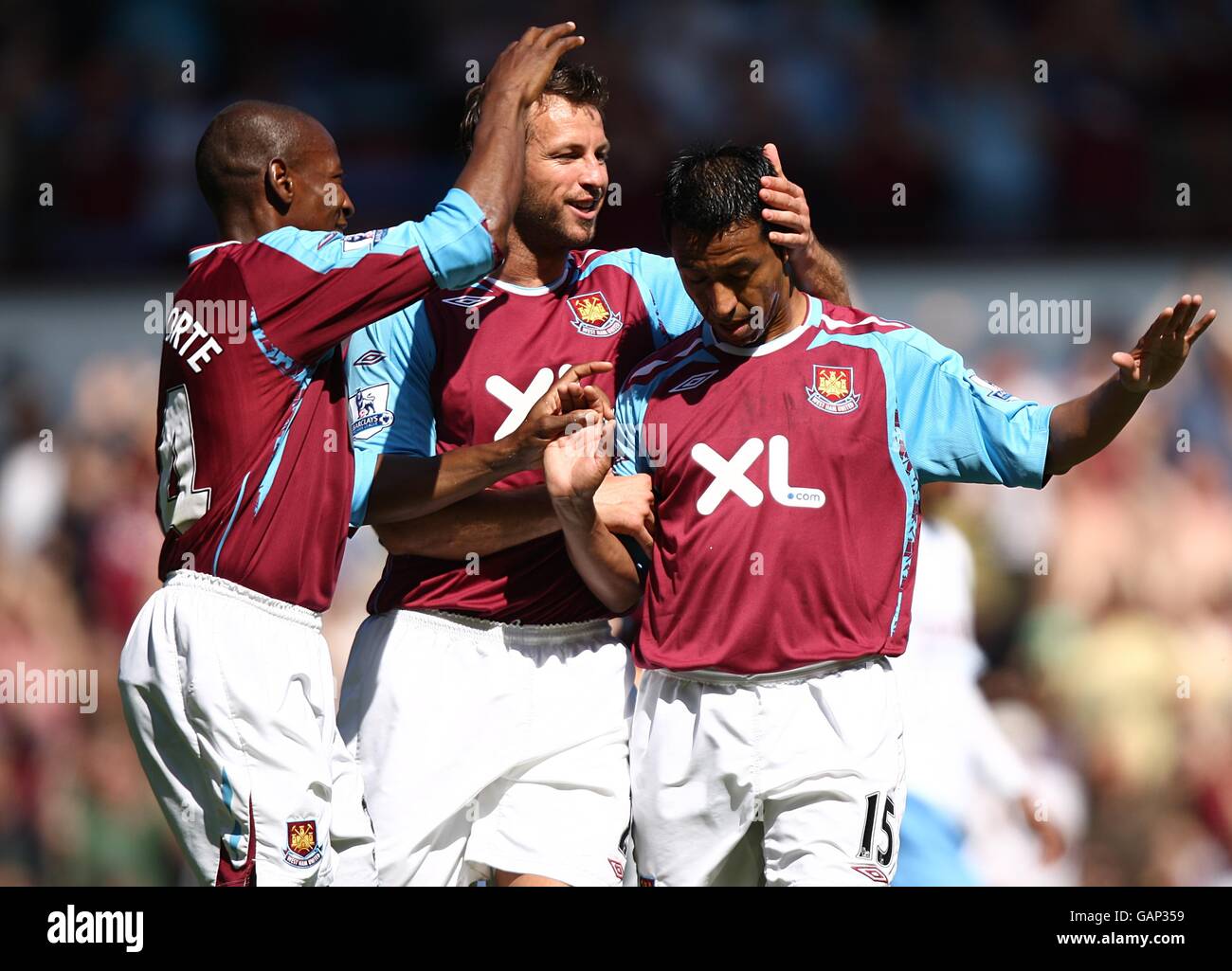 Team mates lucas neill centre luis boa morte hi-res stock photography ...