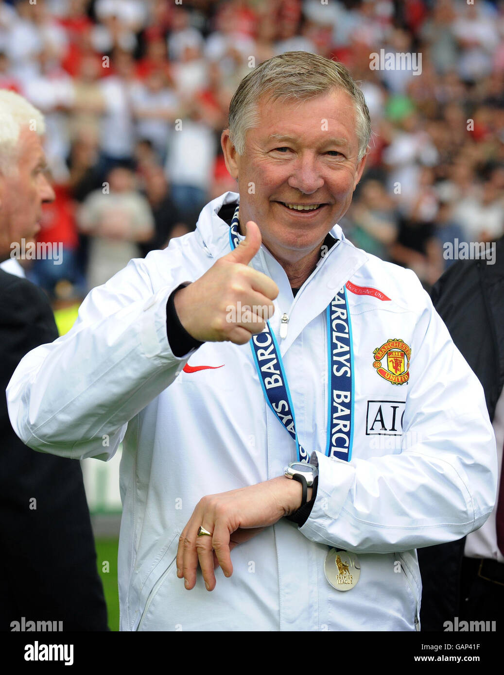 Manchester United manager Alex Ferguson celebrates following the ...