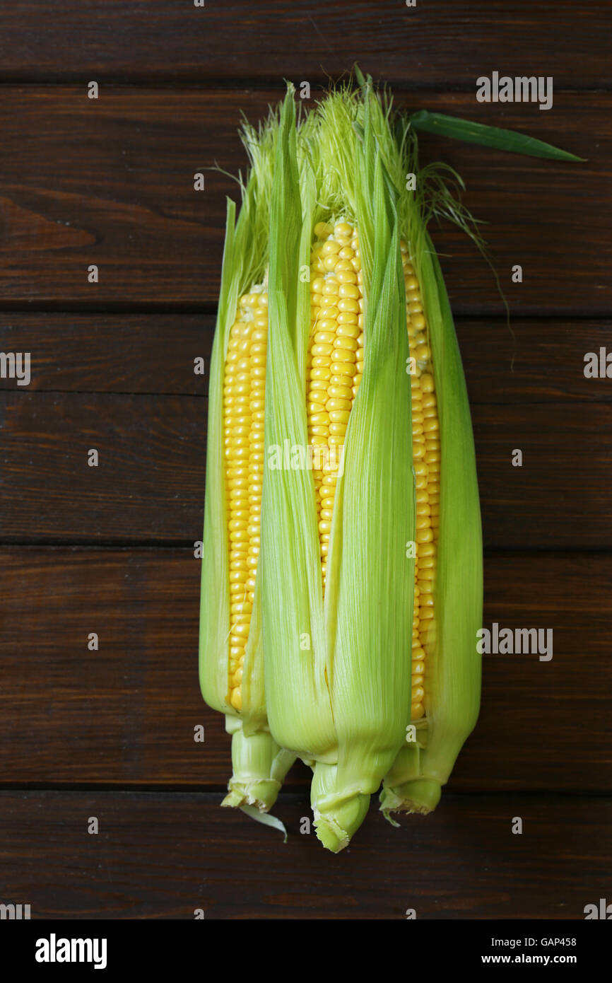 cob fresh raw natural organic corn Stock Photo - Alamy
